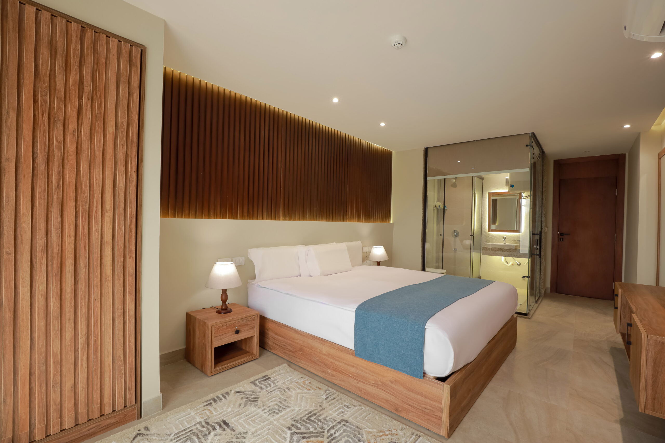 Deluxe Double Room with Pyramids Front View - pyramidfront.com